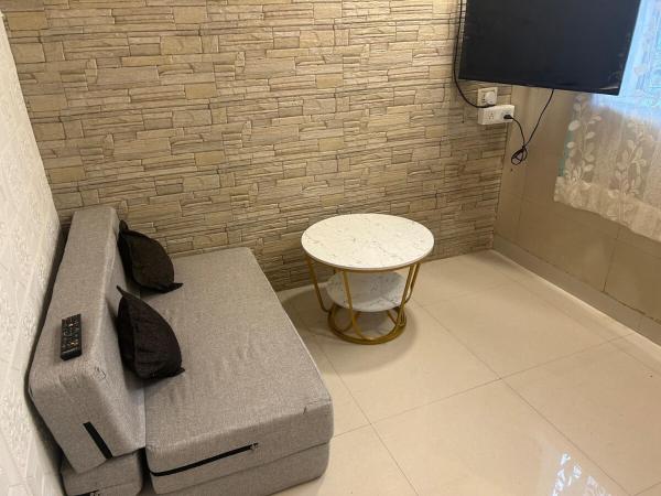 The White 2 Rooms Apt - Mumbai