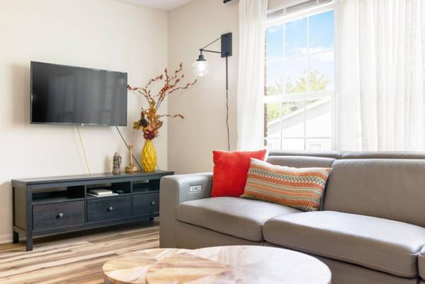 Cozy Apartment In Downtown Elizabethton - Biltmore, TN
