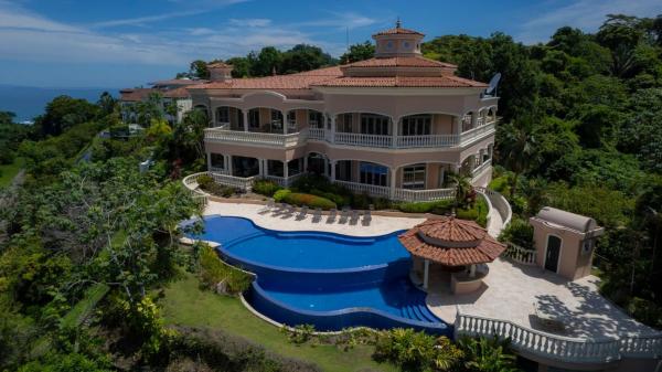 Casa Garmus 10 Bdrs Ocean Views In Los Suenos - Costa Rica