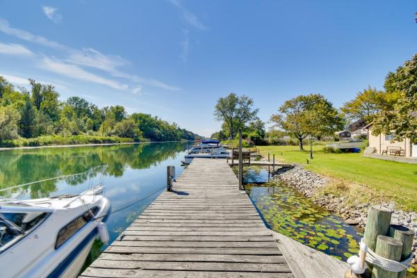 Riverfront Couple's Retreat, 3 Mi To Seneca Lake! - Geneva, NY