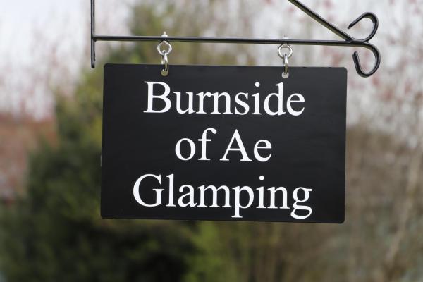 Burnside Of Ae Glamping Shepherd's Hut - Dumfries and Galloway