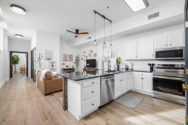 Stay In Heart Of Johnson City * Urban Loft * - Johnson City, TN