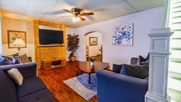 Massive 4 Bed House-short Walk To Amazing View - Turtle, West Mifflin