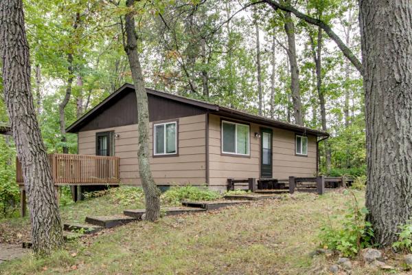 Near Lakes Updated Family Home With Deck In Cushing - Minnesota