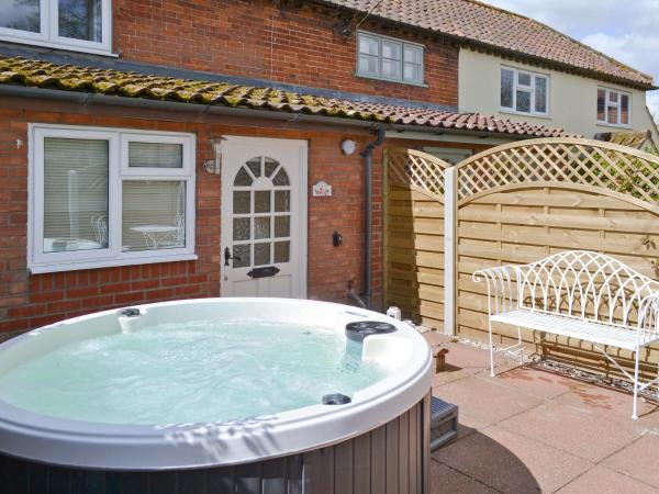 Sweet Pea Cottage- 28322 - Holt