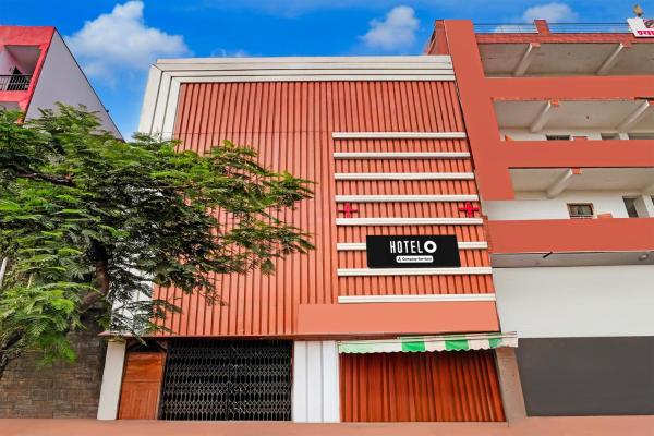 Hotel O Sector 121 Gaur City Mall Noida Formerly Royal Fng - Ghaziabad