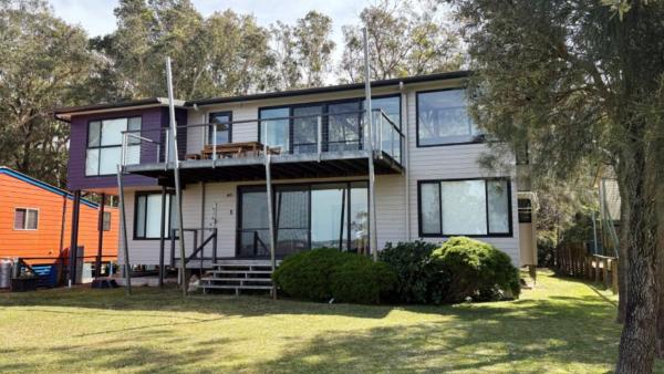 Luxury Waterfront Home In Pindimar - Port Stephens