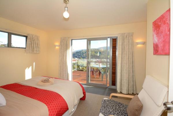 Sleep On The Steepest Street In The World! - Dunedin