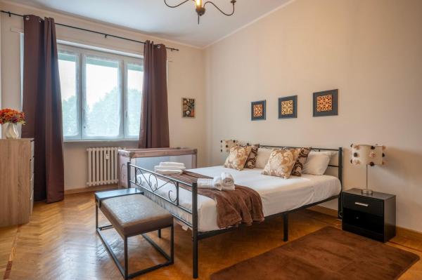 -Extra Parking- Suite-1- X6 Con Balcone - Turín