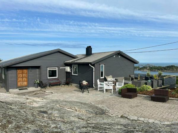Beautiful Cabin With Ocean View In Lyngmyr - Kristiansand