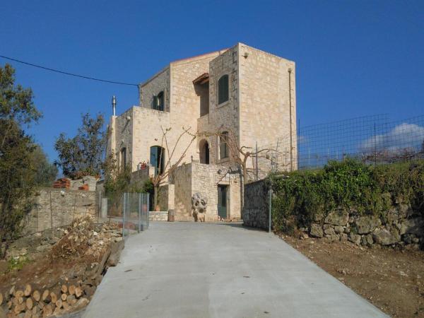 Spacious Villa In Margarites With Private Garden - Kreta