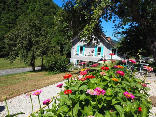 Les Deux Vélos Chambres D'hotes-table D'hotes - Ariege