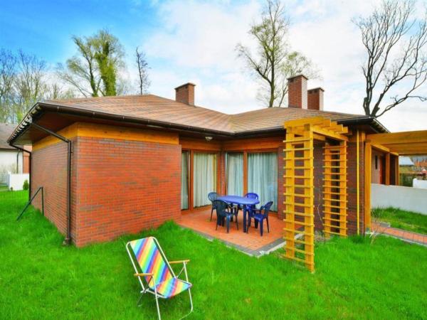 Spacious Holiday Home With Private Garden - Sarbinowo