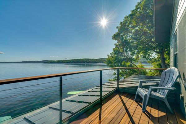 Ice Fishing And Scenic Views! Lake Bomoseen Retreat - Castleton, VT