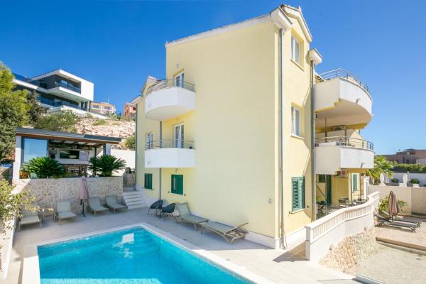 Apartments With Swimming Pool Seget Vranjica, Trogir - 24447 - Seget Vranjica