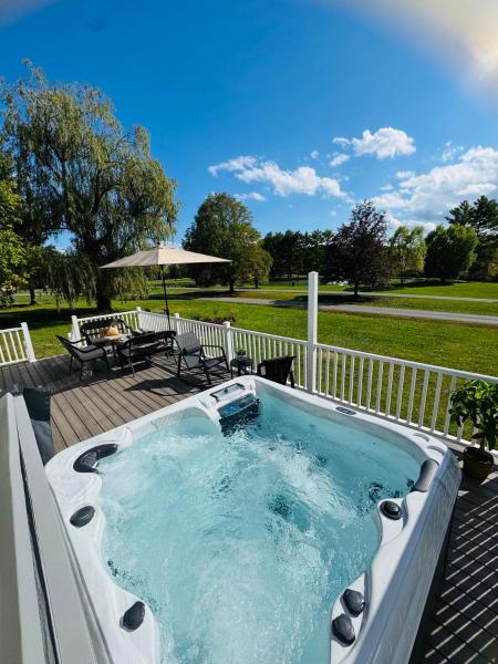 Peaceful Lakefront Getaway Upstate Escape - Hudson, NY