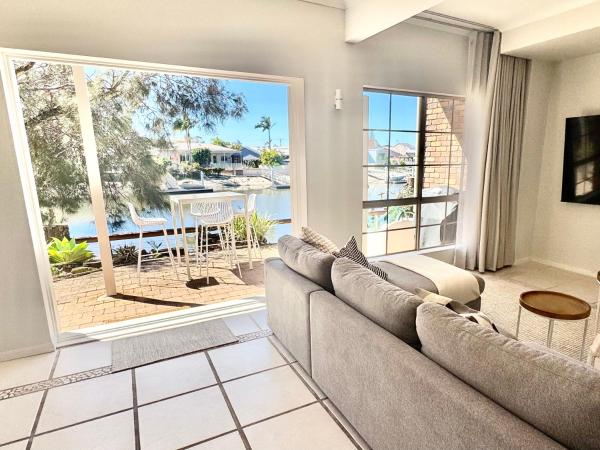 Mooloolaba Coastal Canal Villa - Mooloolaba