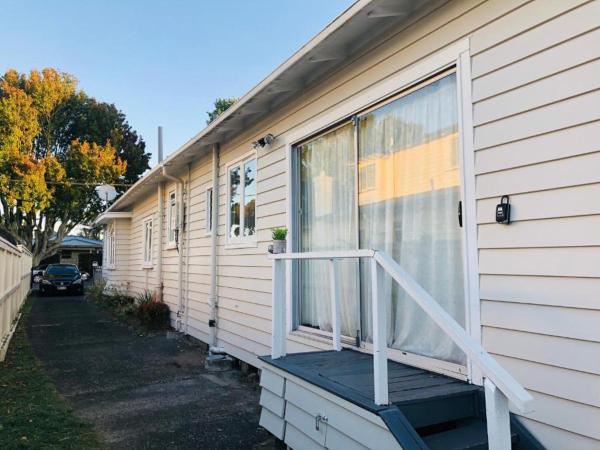 4 Beds Including 1 Sofa Bed In 1 Bedroom Plus1 Lounge - Auckland