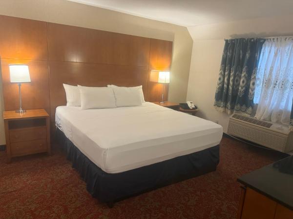 Hiltop Hotel - Bakersfield, CA
