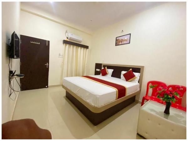 Vnx - Hotel Nath # Palace Near Kashi Vishwanath Temple - Free Public Parking And Wifi Facilities - Air Conditioning Room - Varanasi