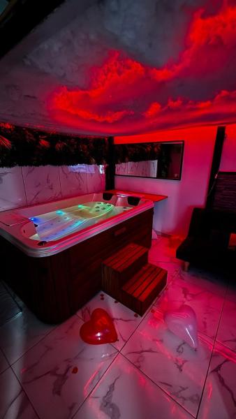 Appartement Jacuzzi - Love Room - Limonest