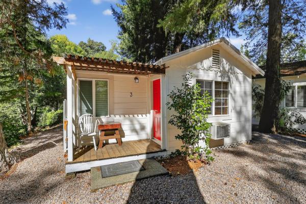 Rouge Cobb Mountain Hotel - Cabin 3 - San Francisco Bay Area