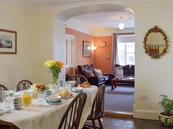 Rose Cottage - Tenby