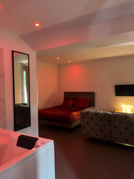 Red Room - Lake Geneva