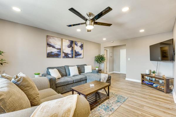 Mid Town 2 Bedroom Cozy Apartment- 15 F Near Merc Stadium - State Farm Arena