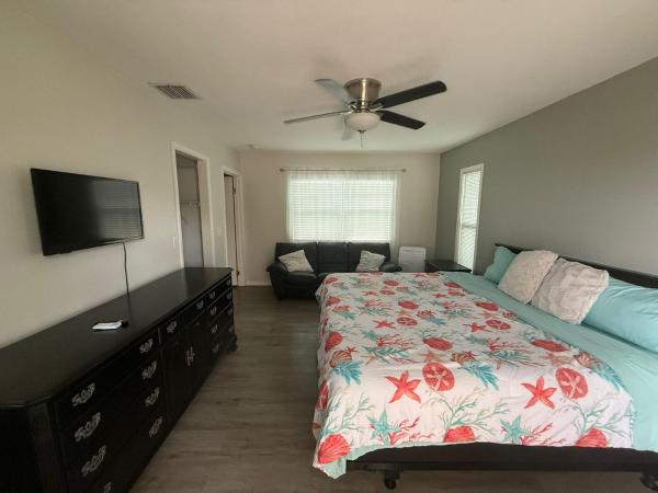 Sarasota Suites - 
