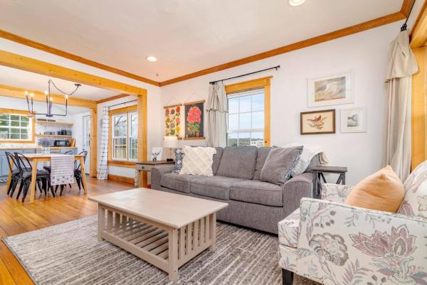 Remodeled 1920s Charmer Near Etsu, Jcmc & Downtown - Boone Lake, TN