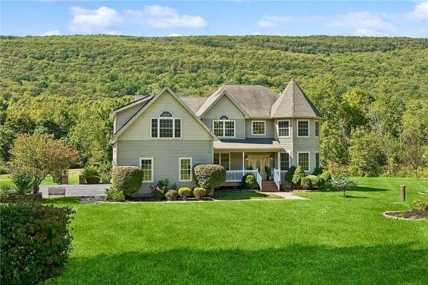 Malkita Terra -Earthly Elegance - Woodbury, NY