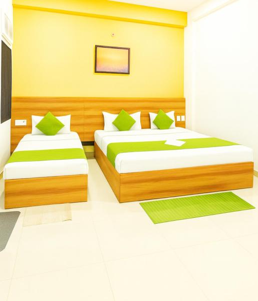 Hotel Floral Krishna Dham Best Family Stay Near Prem Mandir Free Wifi Free Parking- Krishna Dham Rukmani Vihaar - Vrindavan