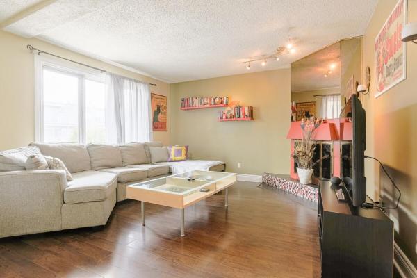 Cozy 2 Bedroom Close To Downtown - LaSalle
