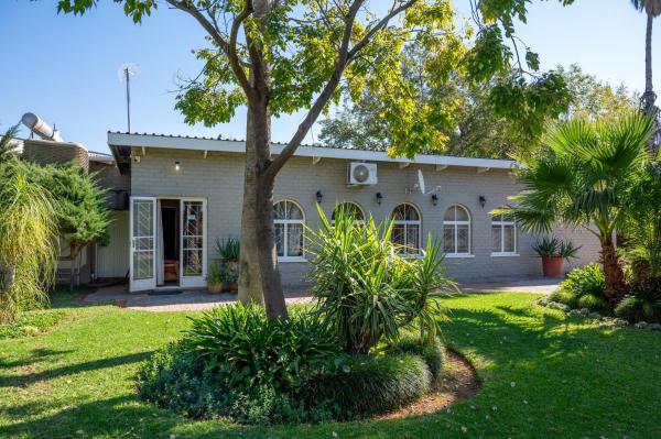 The Palms Guest House - Hopetown