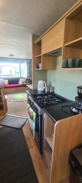 Lyons Winkups Holiday Park Towyn, North Wales Static Caravan 3 Bedroom Sleeps 8 Free Entertainment And Parking Beds Made Up On Arrival - Towyn