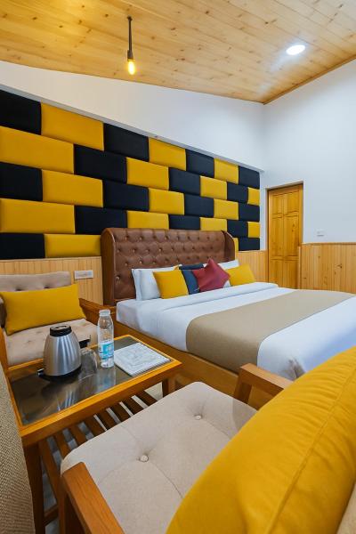 Apple Flower Himalayan Heights - Luxury Stay With Mountain Views, Parking & Garden - Manali