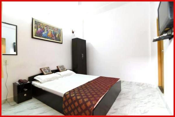 Hotel D-s - Residency - Near Kasi Vishwanath Temple #Fully Air Conditioning -Free Wifi -Parking -Room Service #Best Hotel In Varanasi - Varanasi