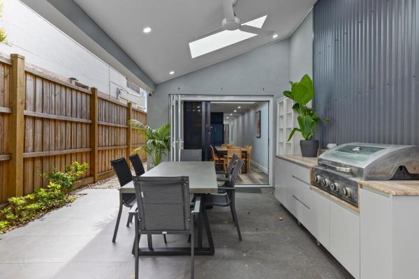Modern 3br With Alfresco Dining & Garage - Mosman