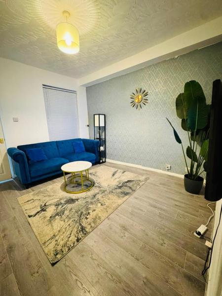 Walsall Comfort Home 3bedroom Retreat Sleeps 6 - Wolverhampton
