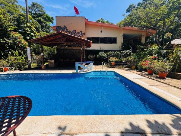 Essenz Bahía - El Salvador