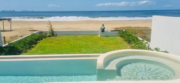 Beachfront White Villa In Playa Blanca - Playa Blanca