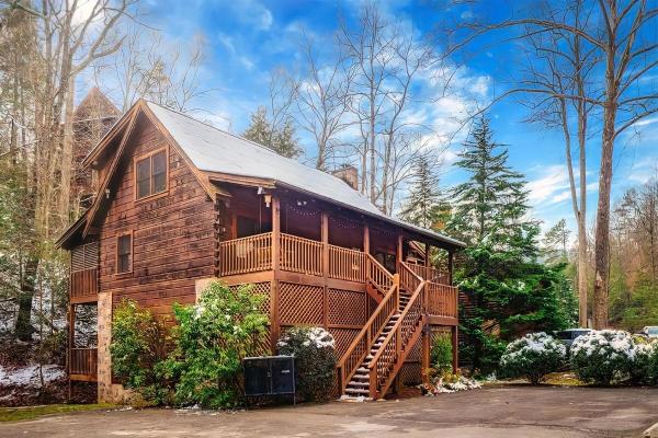 Creekside Serenity Cabin - Cozy 5br Cabin, Pigeon Forge, Hot Tub & Game Room - Pigeon Forge, TN