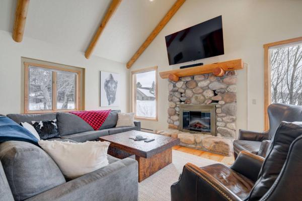 Amazing Views | Hot Tub | Pool Table | Town Center - Big Sky