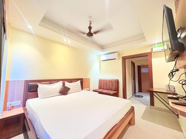 Hotel Sea View Residency Near Sea Beach - Near Light House ! Sea Beach - Swargadwar Golden Beach -Fully Air Conditioning Luxuray Rooms ! Best Hotel I - Cuttack