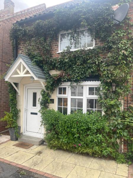 Cosy Cottage Central Bawtry - 2 Bedroom - High End Furnishings - Doncaster
