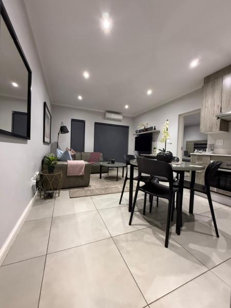 Sandton Grand 2-bed At Middle 2 - Sandton