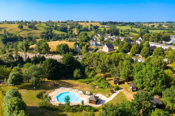 Camping De Tauves - Mont-Dore
