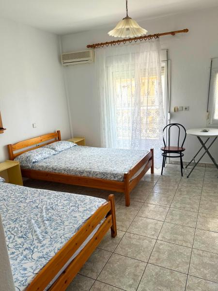 Flora Rooms - Greece