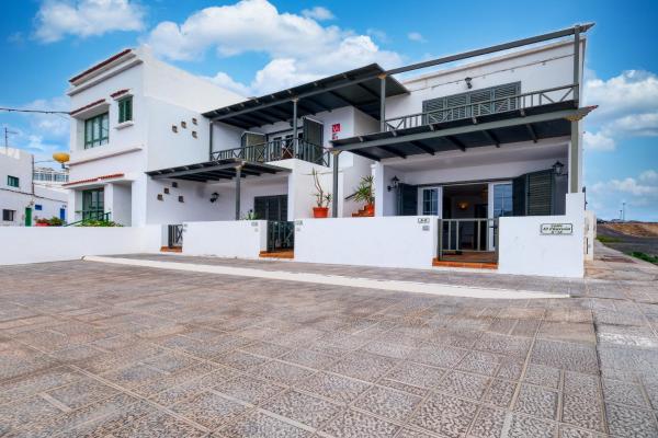 Apartamento El Charcon B - 10 Meters To The Beach By Lanzarote Vacation Homes - Graciosa